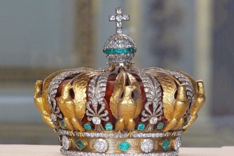 The French Coronation Crowns - Travel To Eat